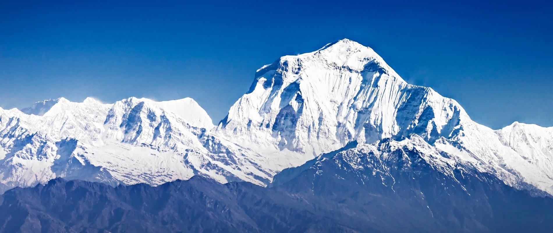 first woman in Nepal to scale Mt. Dhaulagiri